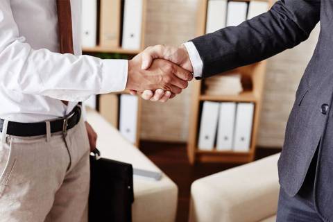 Eckel & Sohn - Assembly and sorting machines for closures.