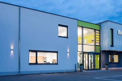 Eckel & Sohn - Assembly and sorting machines for closures.