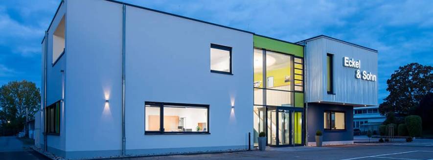 Eckel & Sohn - Assembly and sorting machines for closures.